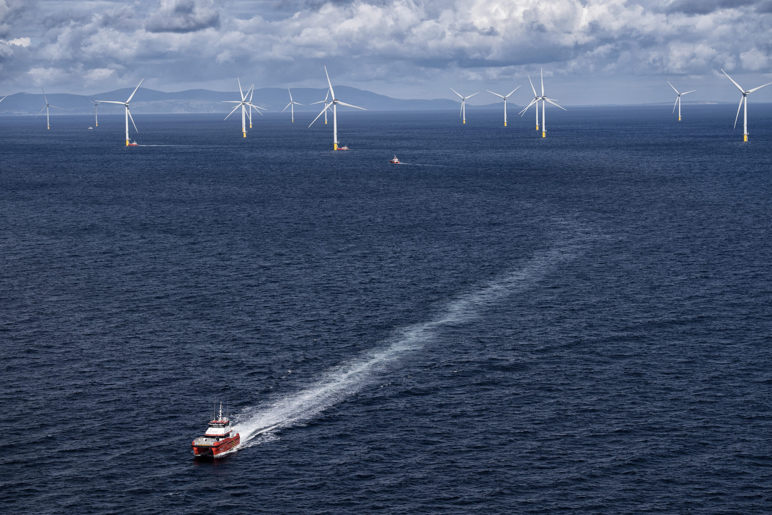 Hornsea 2, the biggest wind farm in the world, begins full operation